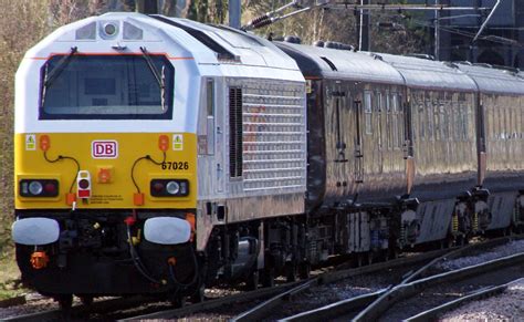Db Schenker Class 67026 Leaves York On The Rear Of 67006 Flickr