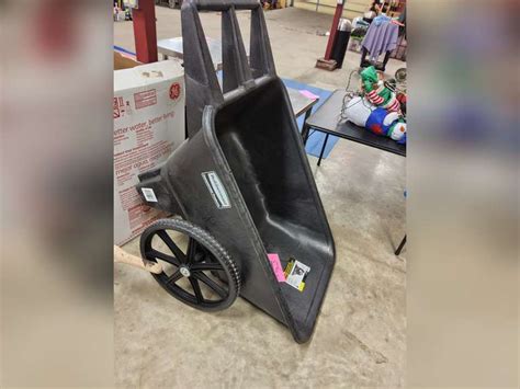 New Rubbermaid 75 Cu Ft Big Wheel Cart Lindsay Auctions And Realty Llc