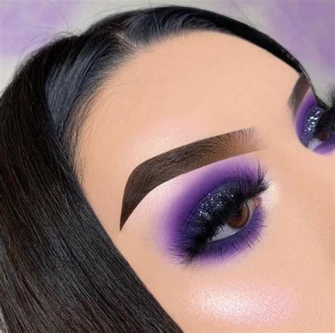 Maquillaje Morado Oscuro