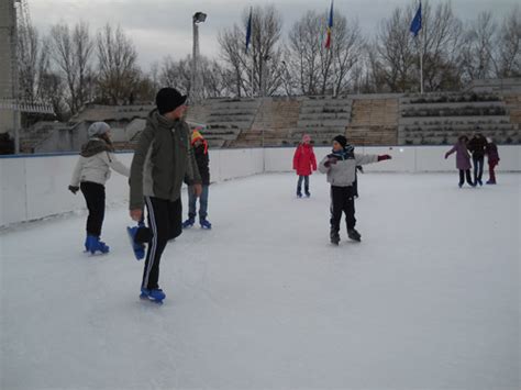 Patinoarul din Centrul Nou se închide duminică Stiri din Satu Mare