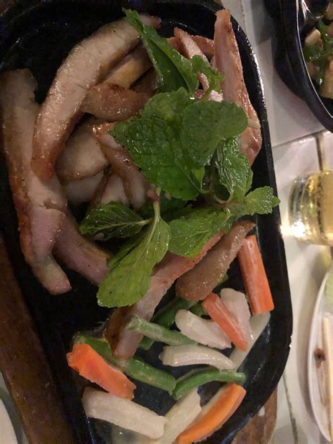 คอหมูย่าง ร้าน สำราญเริงใจ Wongnai