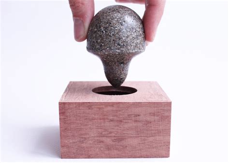 Geraldine Spilker Uses Ashes And Resin To Create Mementoes Of The Dead