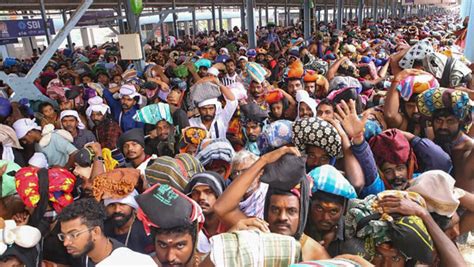 Kerala Hc Pulls Up Sabarimala Guard Shoving Devotees Oneindia News