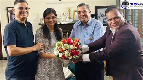 Gauri Prabhat Biography Age Upsc Marksheet Rank Optional Subject