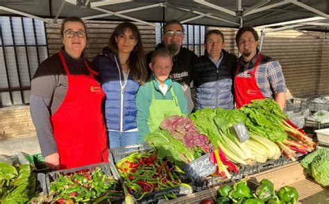 Gardeniers La ´tiktoker´ Más Famosa De Aragón Isabel Yuste Y El Televisivo Javier Zapater