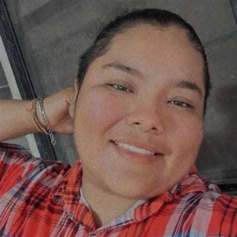 Azeneth Martínez Azeneth 0331 On Threads