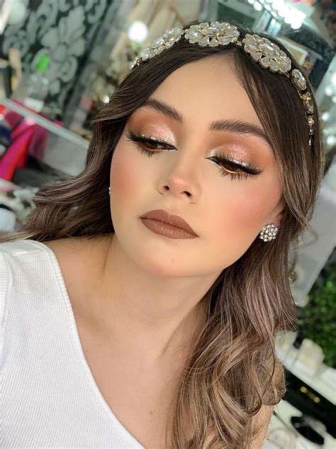 Pin By 𝓈𝒶𝓃𝒹𝓇𝒶 𝓁𝒾𝓃𝒶𝓇ℯ𝓈 On Guardado Rápido Quinceanera Makeup
