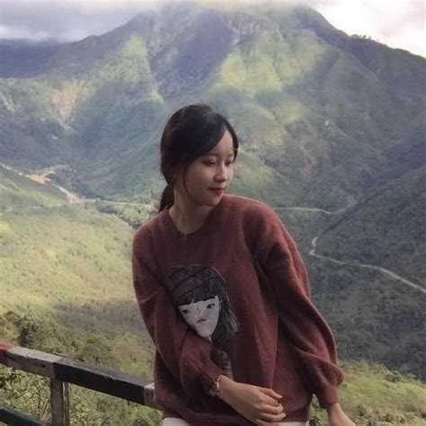 Chân dung chị gái xinh đẹp của Quang Linh Vlog Dung nhan xinh như búp bê du lịch nhiều nước