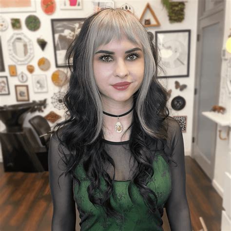 30 Iconic 90s Grunge Haircuts To Revive Your Look