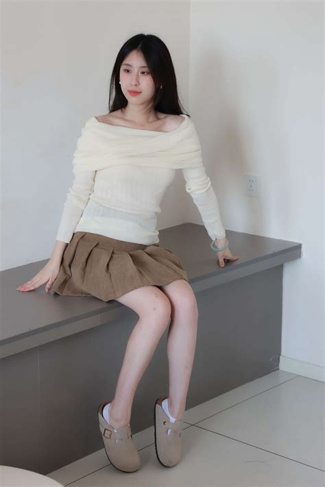 Yaya 白船袜の嫩足 室内 艺足语