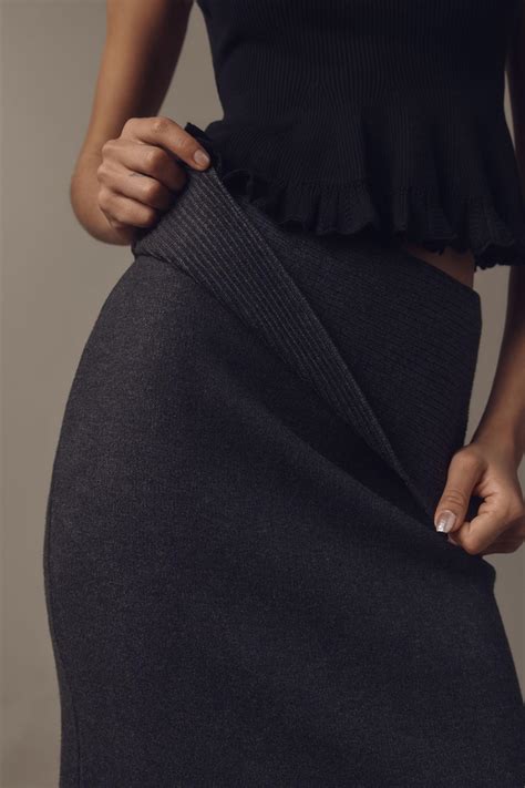 메이브 컬럼 스웨터 맥시 스커트 앤트로폴로지 한국 공식 스토어 유니크한 여성 패션 및 라이프스타일 편집샵 200개이상의 프리미엄 브랜드 여성 의류 액세서리 홈