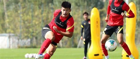 【国字号】u18国家队完成长春首堂训练课 三名亚泰小将无缝连接进入国字号训练节奏训练基地