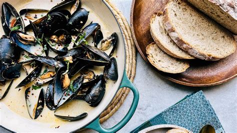 Fennel Seed And Prosecco Steamed Mussels