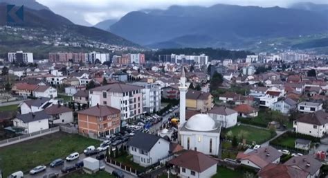 Ceremonia E Faljes Së Fitër Bajramit Në Xhaminë Haxhi Ibrahim Devolli” Në Pejë Gazeta Express