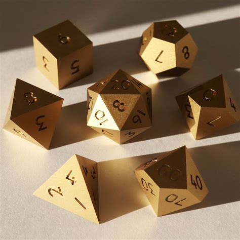 Ozymandias goldfarbenes ultramattes handgefertigtes DND Würfelset aus