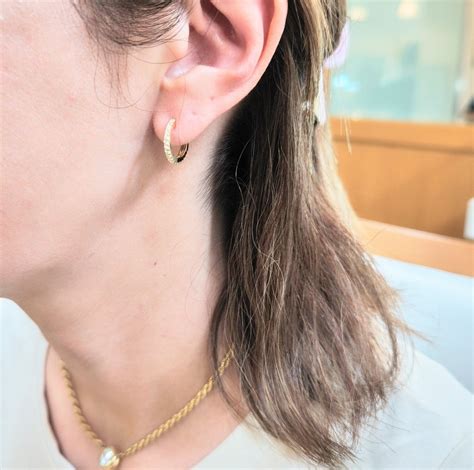 02×02カラットのダイヤフープピアス ダイヤモンド輸入卸販売 レハイム 大阪心斎橋店･京都河原町店