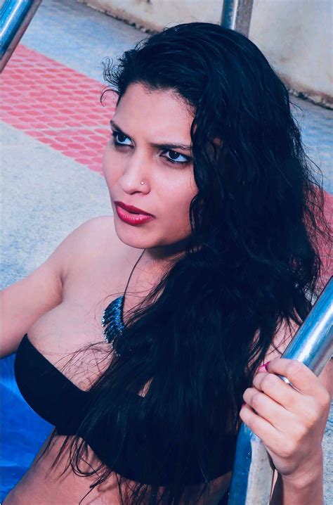 Resmi R Nair Resmi Beautiful Bollywood Actress Beautiful Indian