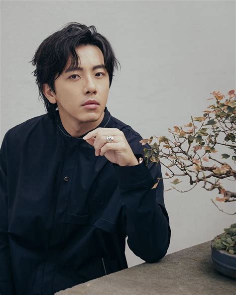 坤達、柯佳嬿夫妻約會 中間現「超大咖燈泡」哀怨：很難纏 娛樂星聞