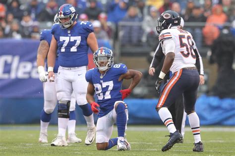 New York Giants Receiver Suffers Rib Injury Has Trouble Breathing