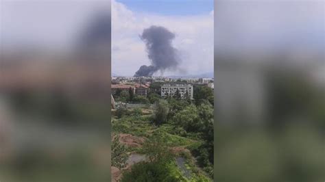Colli Aniene A Roma Incendio In Un Palazzo Ci Sono Morti E Feriti La Repubblica