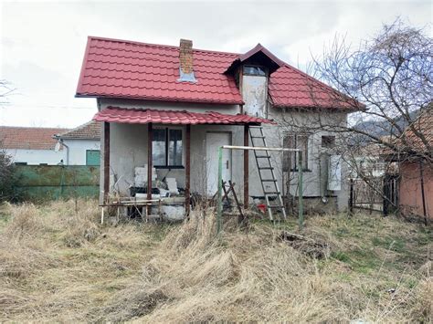 Casa Teren Comuna Pui Baiesti • Olx Ro