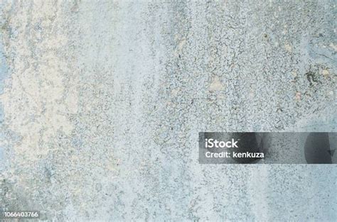 근접 촬영 창백한 색과 그린된 블루 시멘트의 필 링 벽 질감 배경 0명에 대한 스톡 사진 및 기타 이미지 0명 거친 건축물 Istock