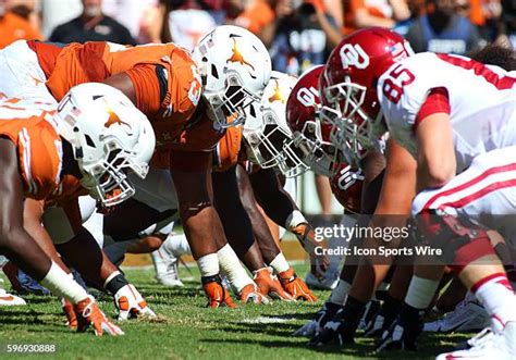What Is The Line Of Scrimmage Photos And Premium High Res Pictures