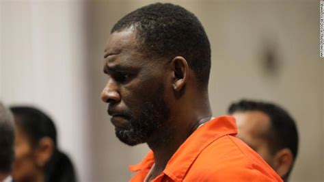 Federal Prosecutors Recommend R Kelly Be Sentenced To More Than 25