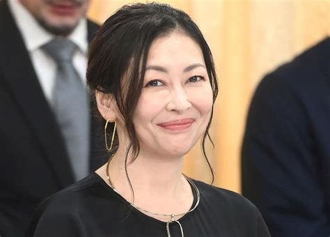 「誰かと思った！」中山美穂 「格付け」登場でネットざわ「一瞬誰かと」「金髪なっとる」「脚きれー」 芸能 デイリースポーツ Online
