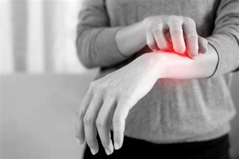 これって帯状疱疹の初期症状？帯状疱疹の特徴と兆候を詳しく解説 中村ajペインクリニック