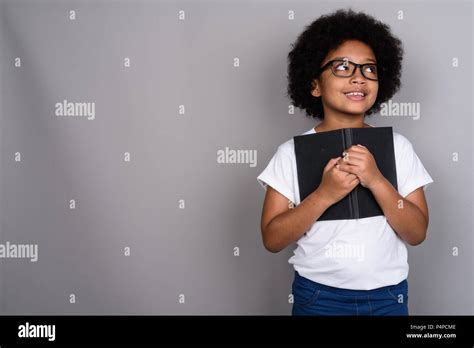Jeune Fille Africaine Souriante Banque De Photographies Et Dimages à