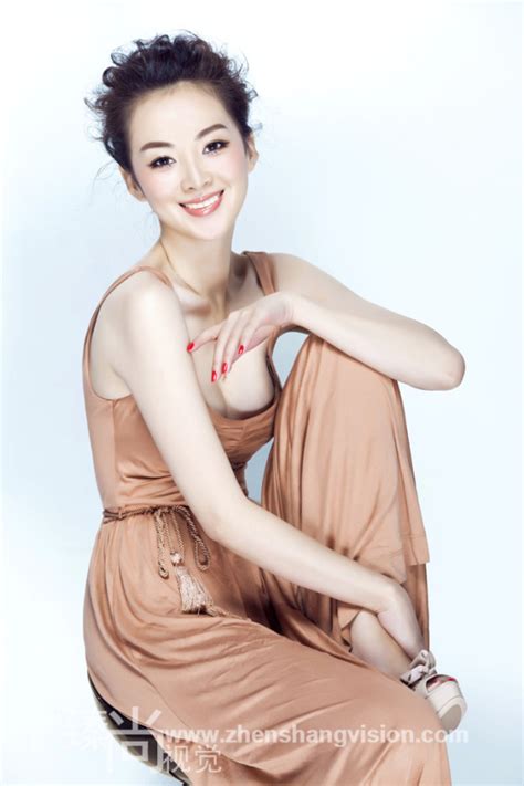 《倾世皇妃》连思公主刘梓娇知性写真 倾城网
