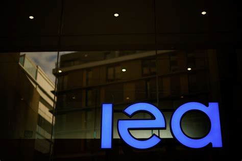 Iea Comes Under Pressure From Former Oil Market Chief To Cut Energy