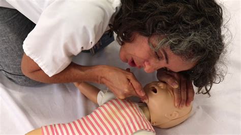 Reanimación Cardiopulmonar Básica en niños YouTube