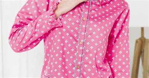 Byc 센스 커플 잠옷 세트 출시선날 선물로 제격