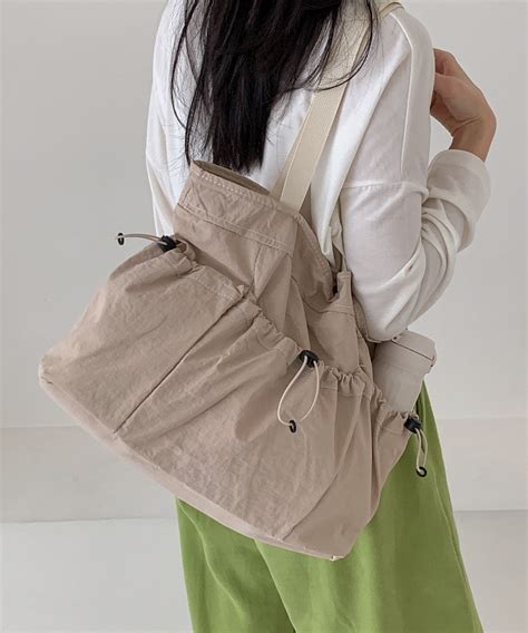 💜주문폭주벚꽃룩💜 데일리 나일론 방수 보부상 노트북 수납 토트백 숄더백 꽃놀이 개강룩 신입생 노트북 아이패드 신학기 새학기 가방 노란색 수학여행 꽃놀이 하얀색 가방