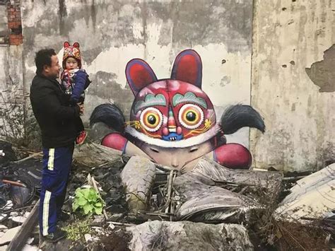 不准在牆上亂塗亂畫除非你能畫出我心中的鄉愁這組牆上塗鴉用質樸擊中心中的童年 每日頭條