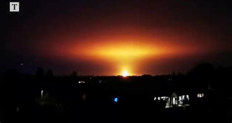 Breaking News Fireball Lights Up Sky After Large ‘explosion In