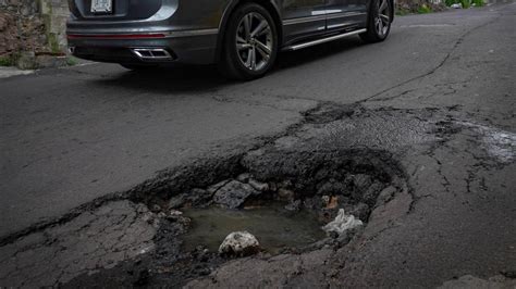 ¿cómo Denunciar Daños Que Provocan Los Baches En La Ciudad De México N