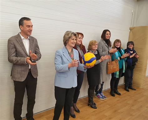 Министърът на младежта и спорта Весела Лечева и кметът Димитър Николов откриха нов физкултурен