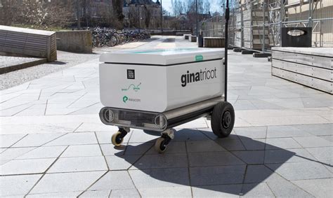 Hugo Delivery Robot ‹ Digital Exposé