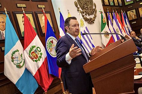Fortalece Gobernador relaciones de cooperación y amistad con países de