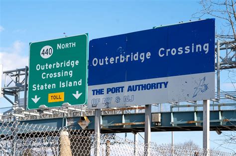 Fdny 1 Person Injured In 3 Car Collision On Outerbridge Crossing