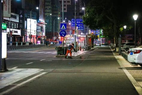 《宁波十二时辰》人们