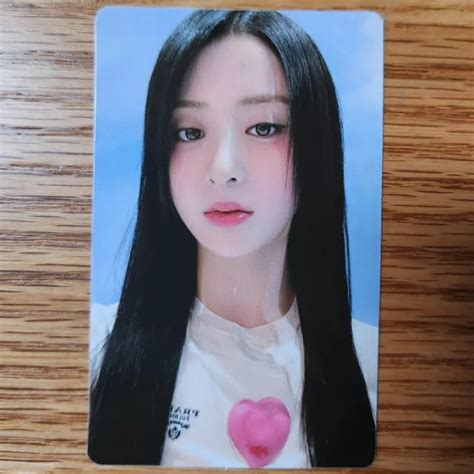 YUNJIN OFFICIAL SOUNDWAVE Lucky Draw Photocard Le Sserafim Unforgiven