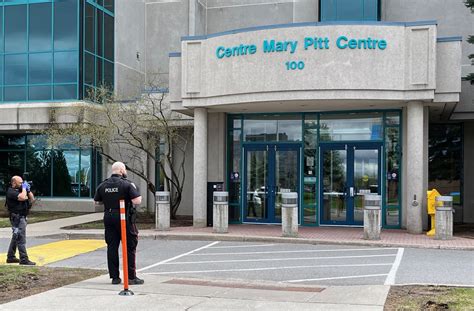 Un Jeune Homme Accusé Du Meurtre Dun élève Dottawa