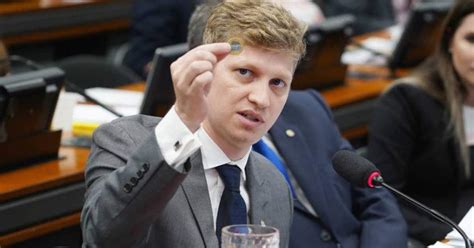 Marcel Van Hattem reage após posse de Lula e avisa que será maior