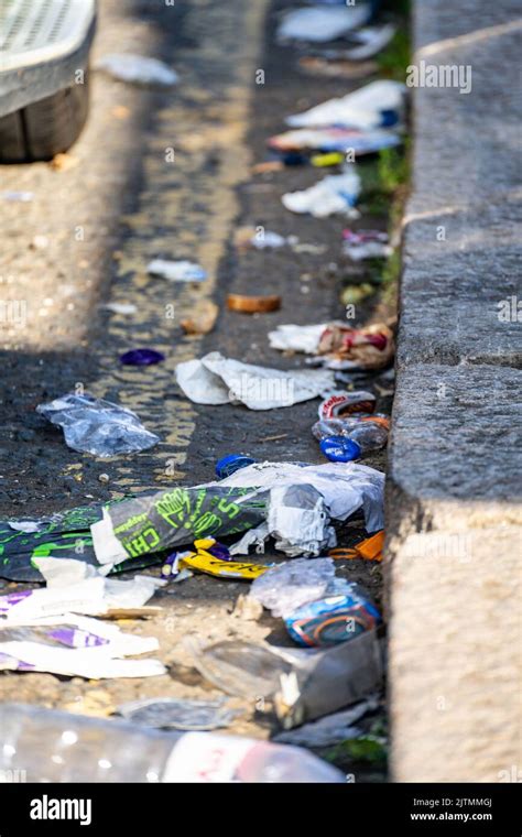 Paisley Road Glasgow Scotland 31st August 2022 Rubbish Piles High
