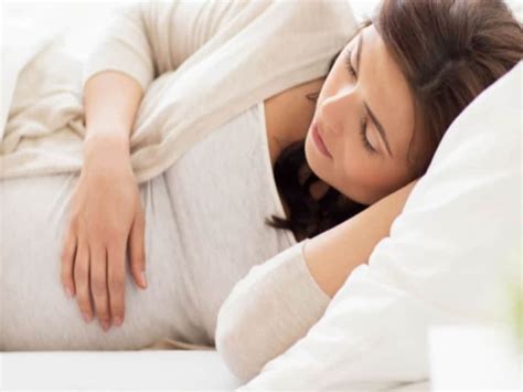प्रेग्नेंसी के दौरान सोने से पहले गर्भवती महिला ध्यान रखें ये बातें
