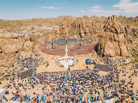 Уяхан замбуу тивийн наран урлагийн их наадам боллоо